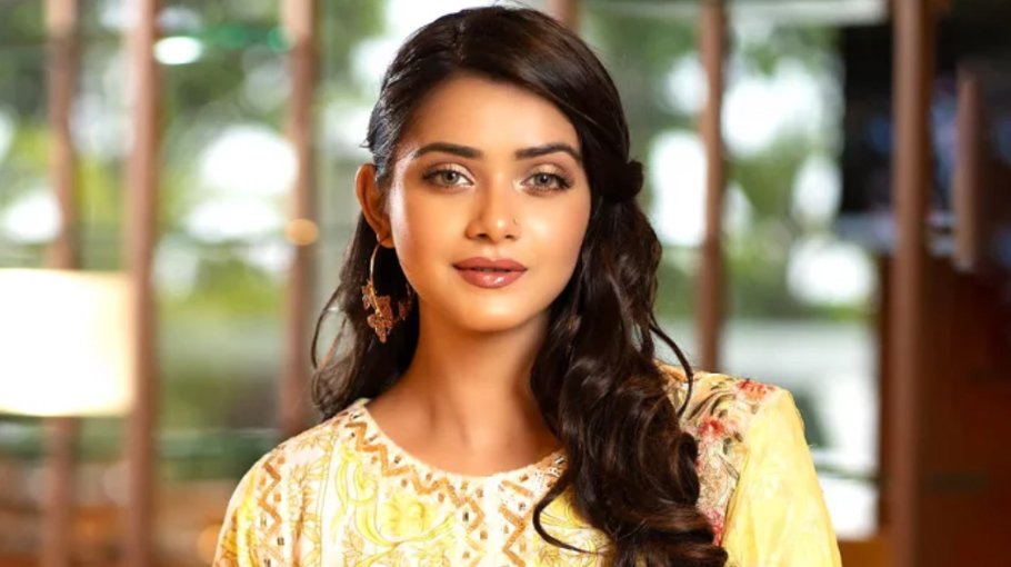 Tisha returns to shooting after short break - Bangladesh Post