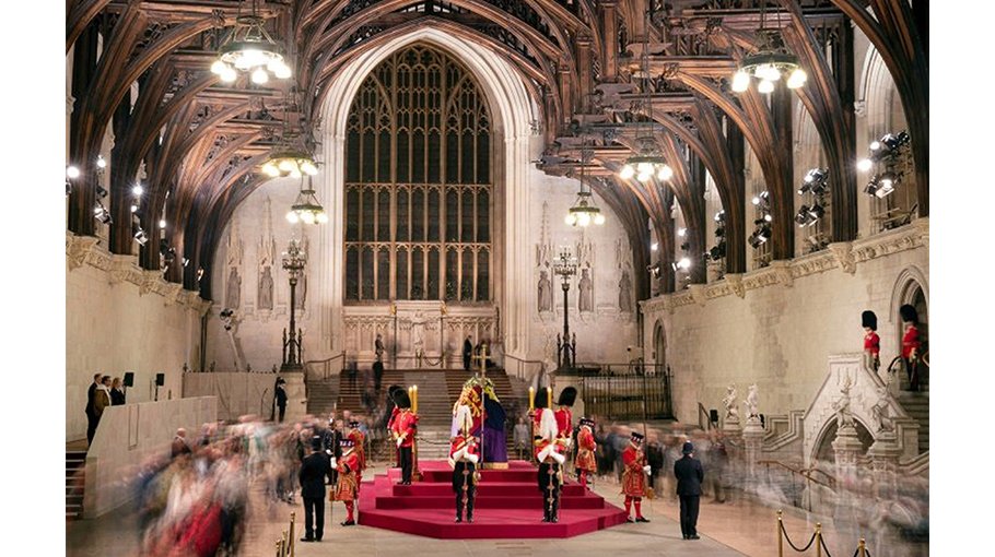 Goodbye to the queen: bows, curtsies, even a wave - Bangladesh Post