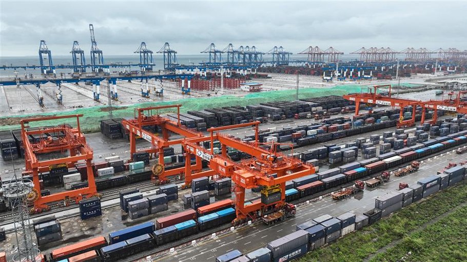 Over 3 lac containers shipped via land-sea trade corridor this year ...