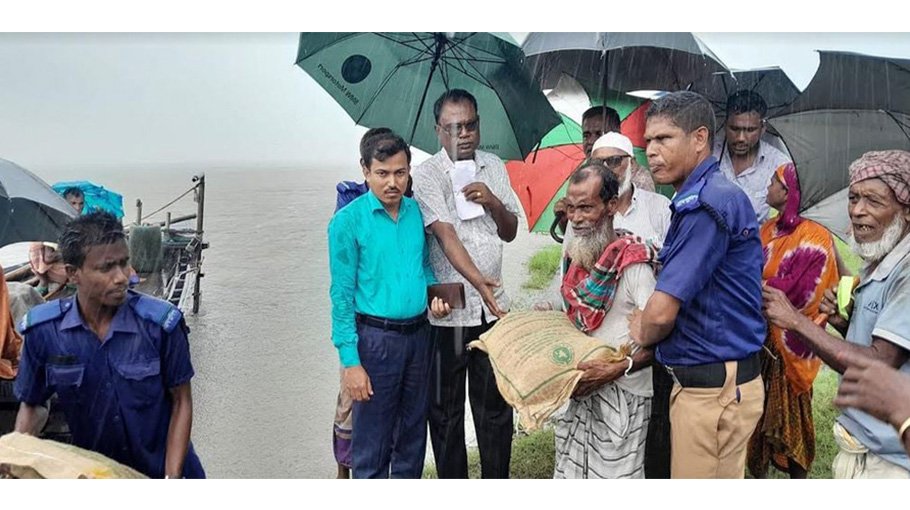 250 erosion victims get food items in Gaibandha - Bangladesh Post