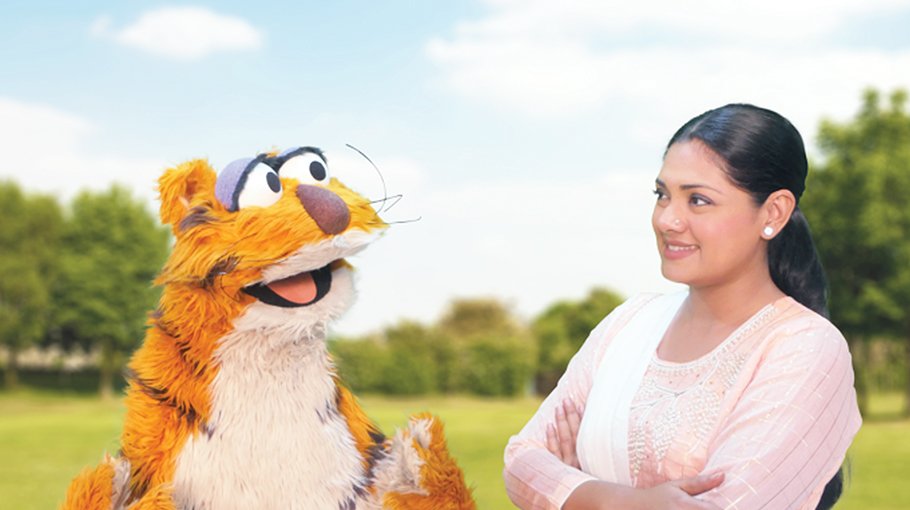 Tisha with Sisimpur’s Halum on World Tiger Day - Bangladesh Post